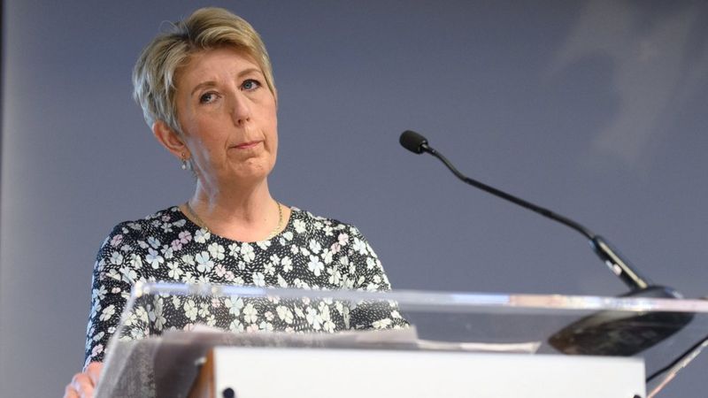 Angela Smith: Former Labour MP joins the Lib Dems - BBC News