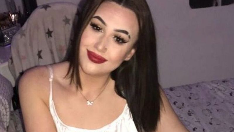 Tribute to Manchester Arena bomb survivor found dead aged 20 - BBC News