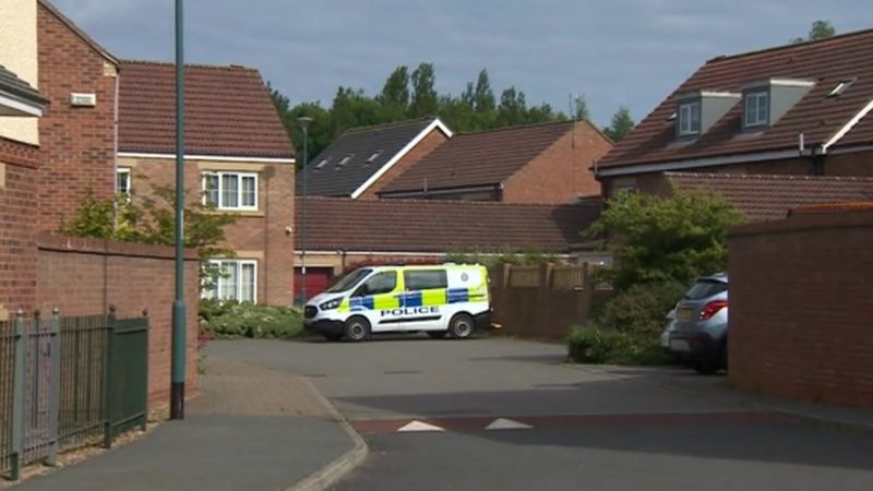 Darlington stabbing: Teenager taken to hospital - BBC News
