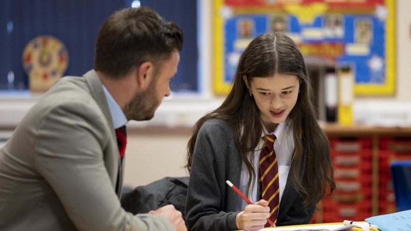 Scottish Secondary Teachers' Association announces strike dates - BBC News