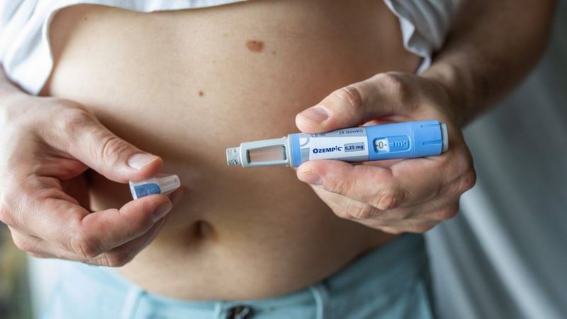 Weight-loss: Are injections the answer to tackling obesity? - BBC News