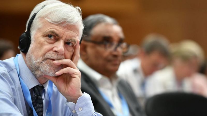 Climate change: Scientists race to finish key IPCC report - BBC News