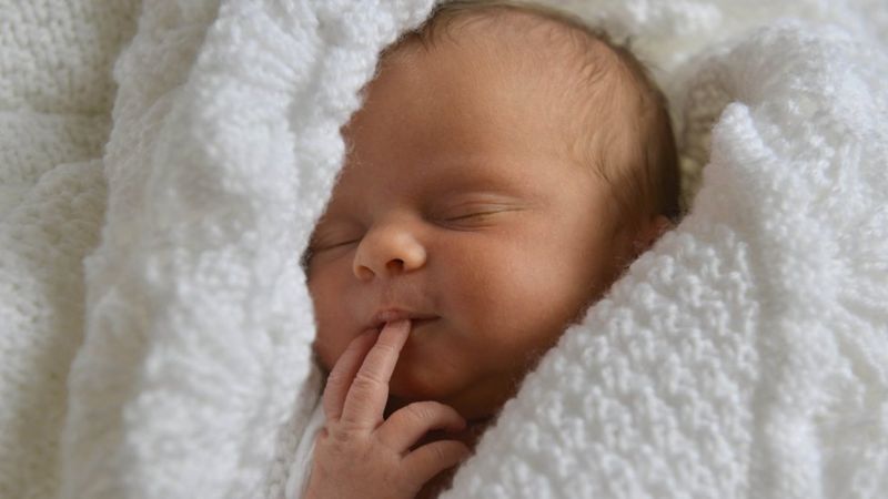 Motherhood Challenge: Smug, insensitive or a bit of fun? - BBC News