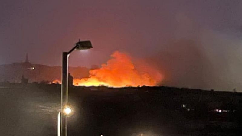 Redruth gorse fire 'fanned by high winds' - BBC News