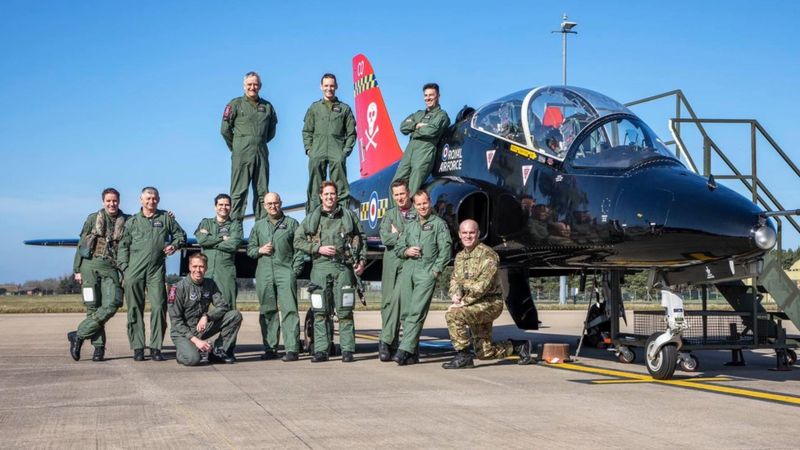RAF Leeming: Red Arrows flypast as squadron disbands - BBC News