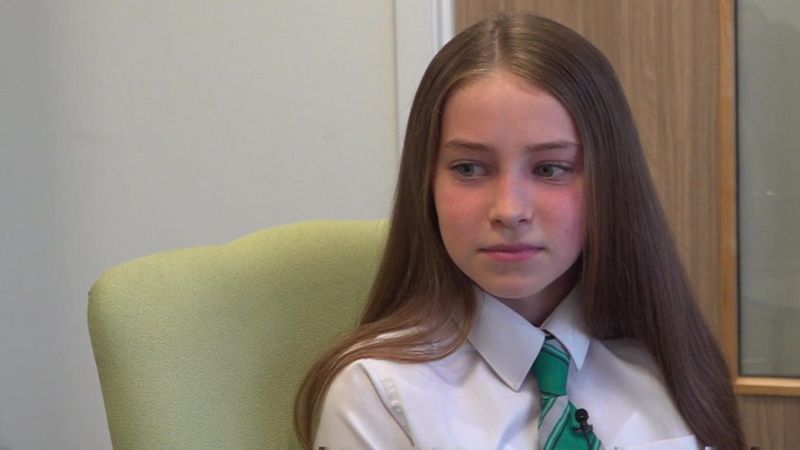 Covid and schools: Bid to tackle vaping and swearing at teachers - BBC News