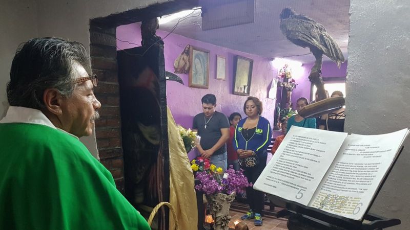 Santa Muerte: The rise of Mexico’s death 'saint' - BBC News