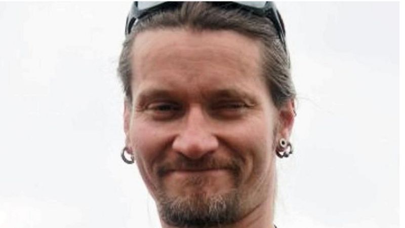 Machynlleth woman on her life with undercover cop Mark Kennedy - BBC News