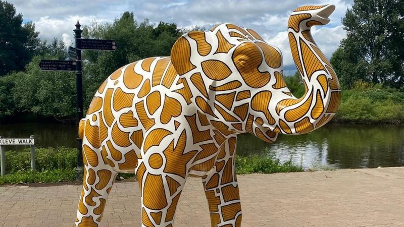 Large elephant sculptures on Worcester streets - BBC News