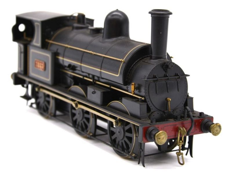 Rare model locomotives sold for 'astonishing' £25,000 - BBC News