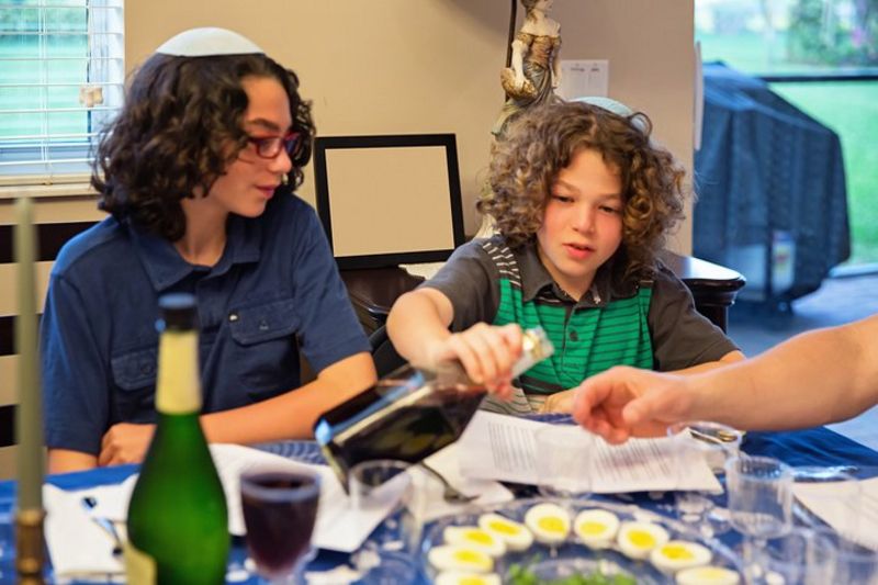 What is the story of Passover? - BBC Newsround
