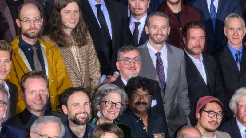 Oscars class photo: 10 things we spotted - BBC News