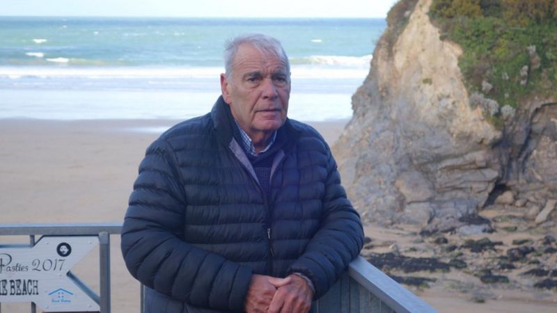 Karl Edwards: The 'bronzed Aussie' who knew life was for living - BBC News