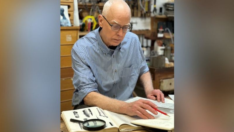 Amateur archaeologist helps crack Ice Age cave art code - BBC News