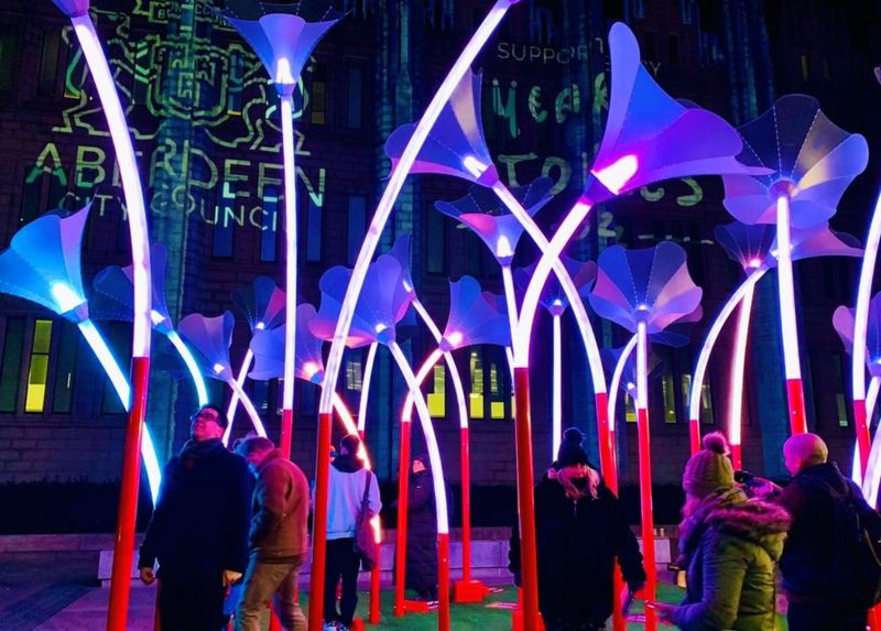Light entertainment: Spectra festival illuminates Aberdeen - BBC News
