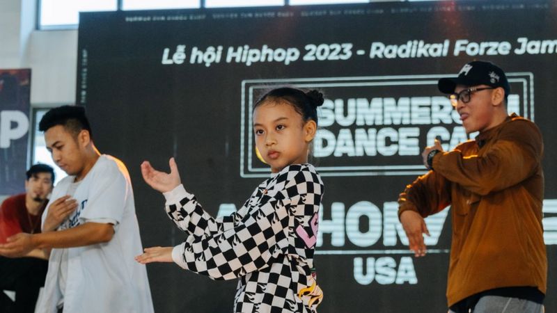 Miyu Pranoto: Dance prodigy, 9, blazes trail for girls - BBC News