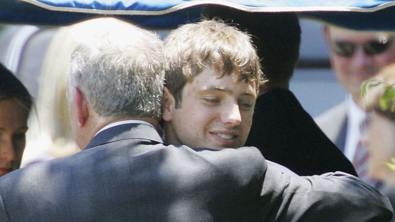 JonBenet Ramsey: Brother of murdered pageant star sues CBS - BBC News