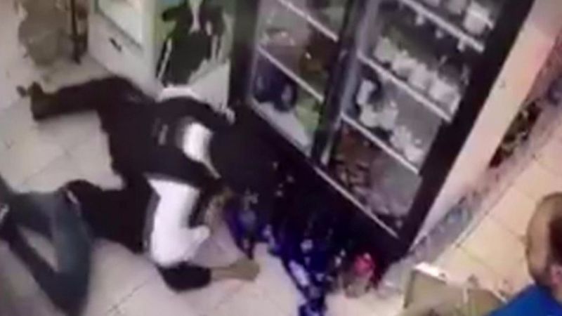 Rashan Charles death: Hackney protest turns violent - BBC News