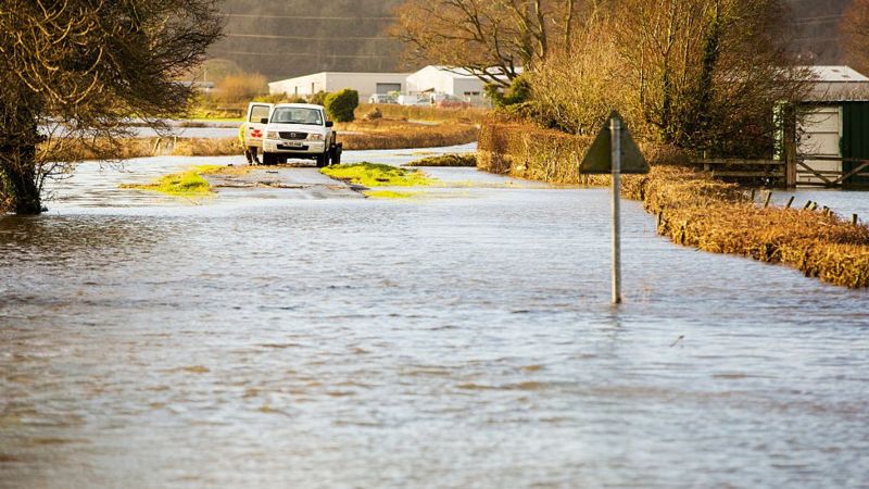 Flooding: What is it and what are the different types? - BBC Newsround