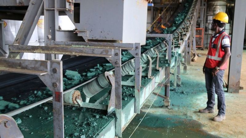 Le cobalt substance stratégique en RDC - BBC News Afrique