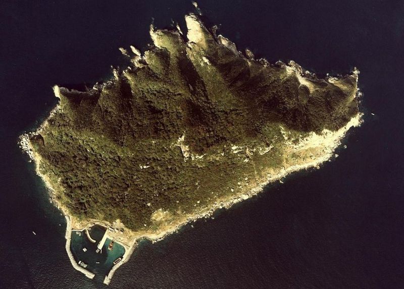 Men-only island set for UNESCO World Heritage status - BBC News