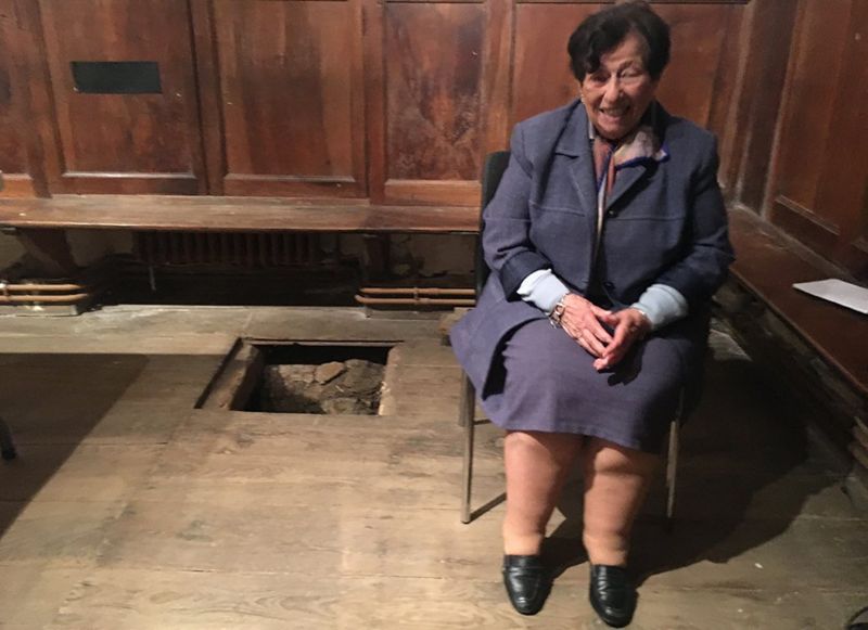 The daring nun who hid and saved 83 Jewish children - BBC News
