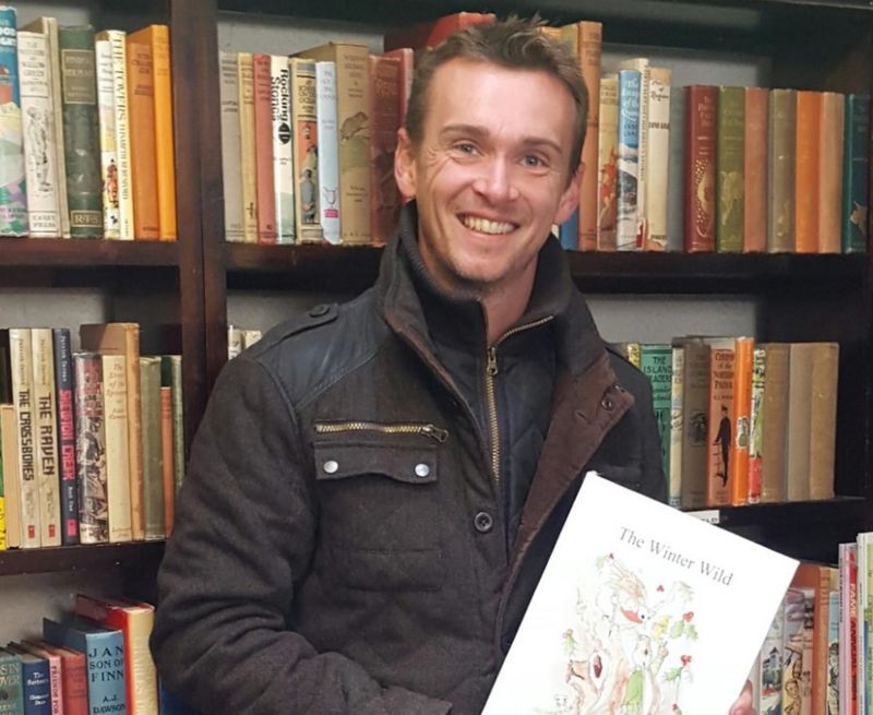 James Nash shooting: Children's author and councillor dies - BBC News