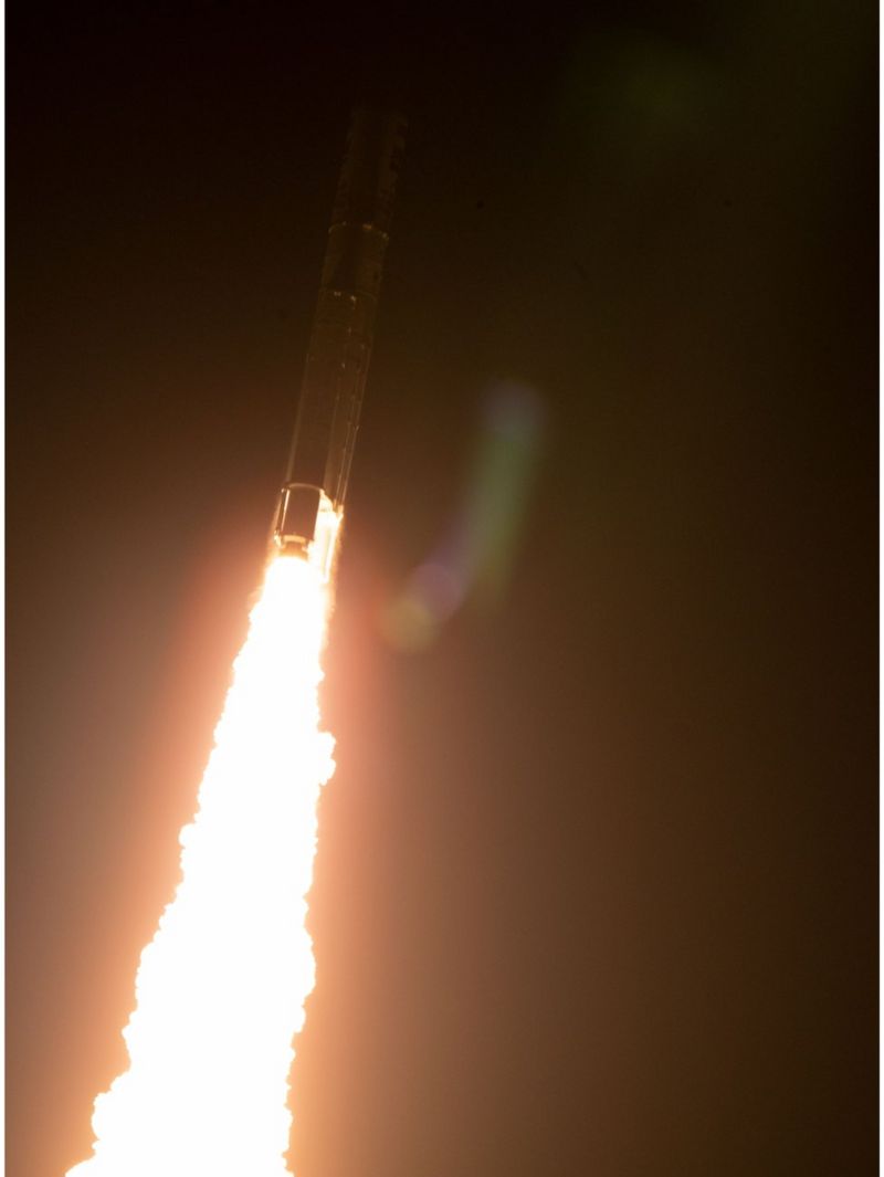 Europe's Ariane-5 rocket completes final launch - BBC News