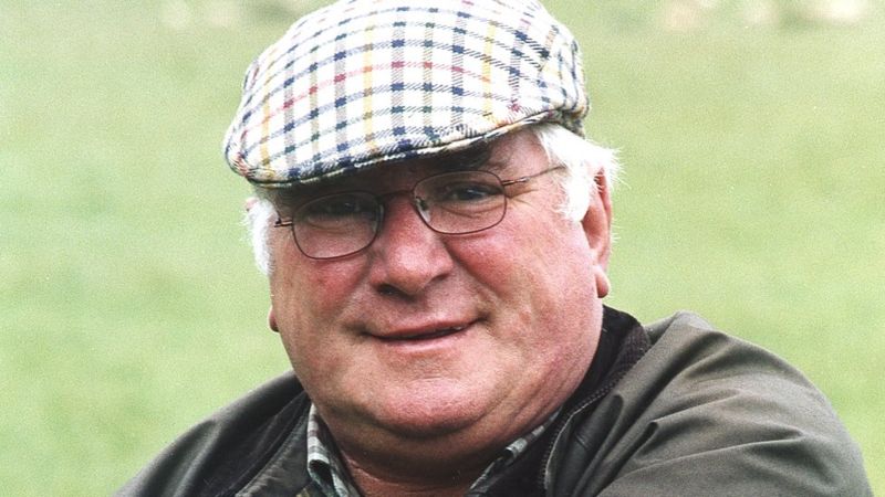 Cofio gyrfa ddisglair Dai Jones, Llanilar - BBC Cymru Fyw