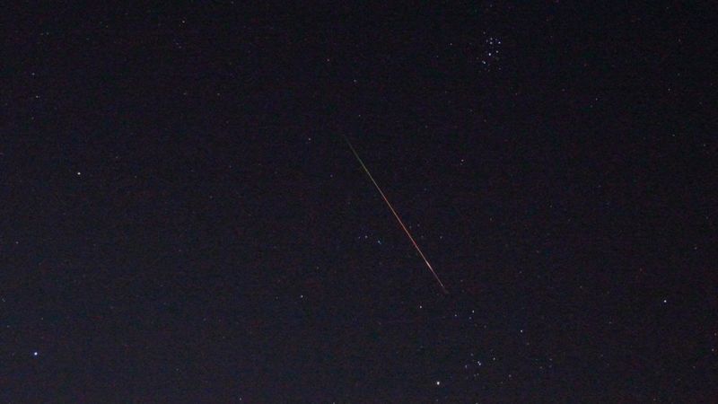 'Spectacular fireballs' accompany annual meteor show - BBC News