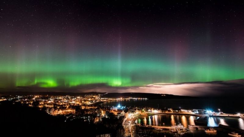 In Pictures: Northern Lights seen over Scotland - BBC News