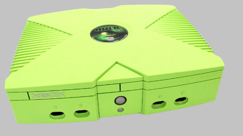 Rare Hulk Xbox found in Oxford charity shop 'worth thousands' - BBC News
