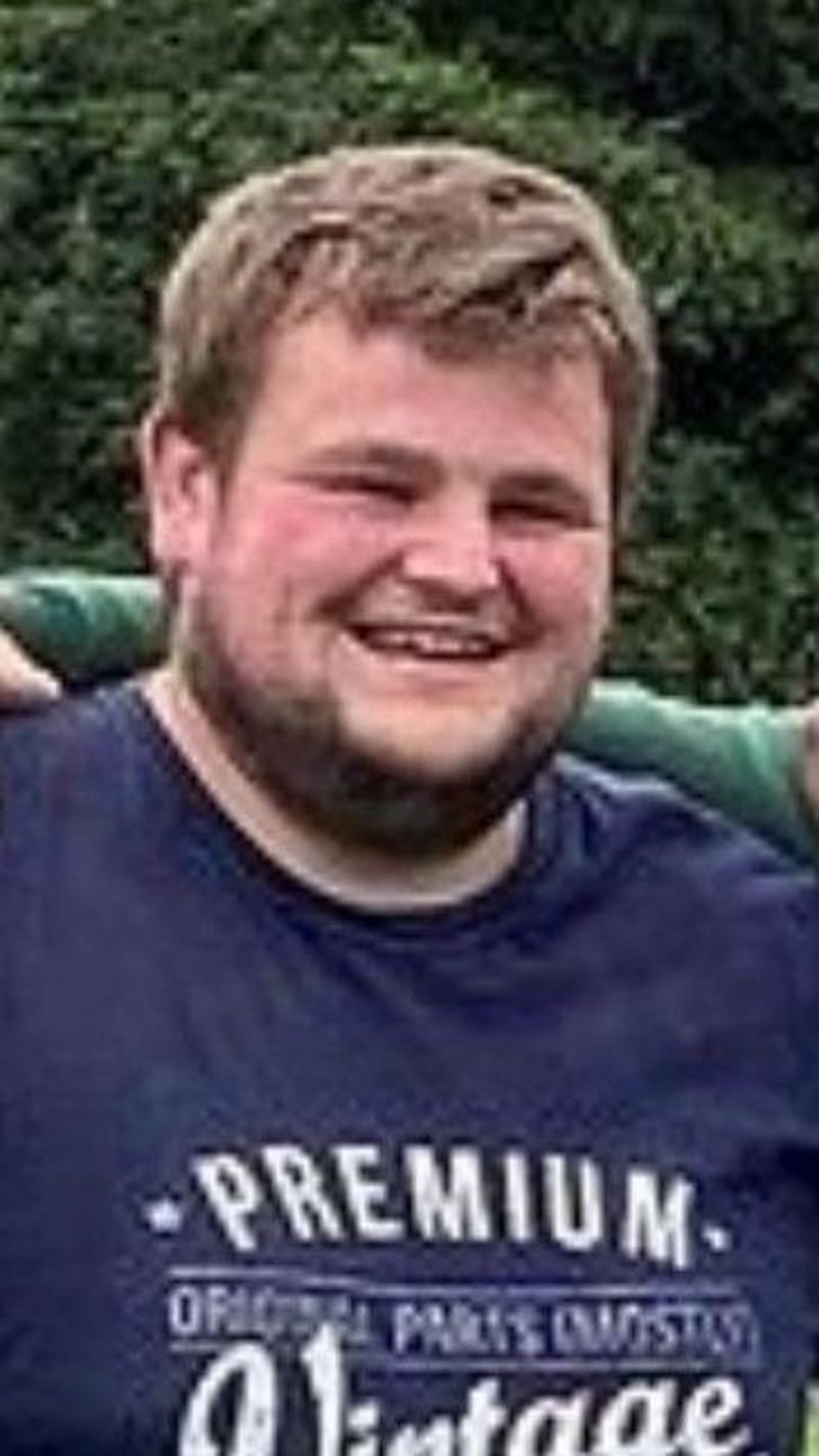 Devon crash victim family's no drinking plea to young drivers - BBC News