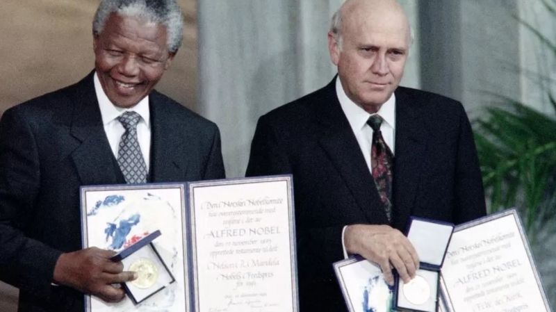 Prix Nobel de la paix : la médaille de l'ex-président sud-africain FW de Klerk volée - BBC News ...