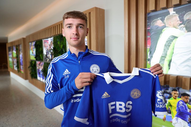 Leicester City: Lewis Brunt signs new deal - BBC Sport