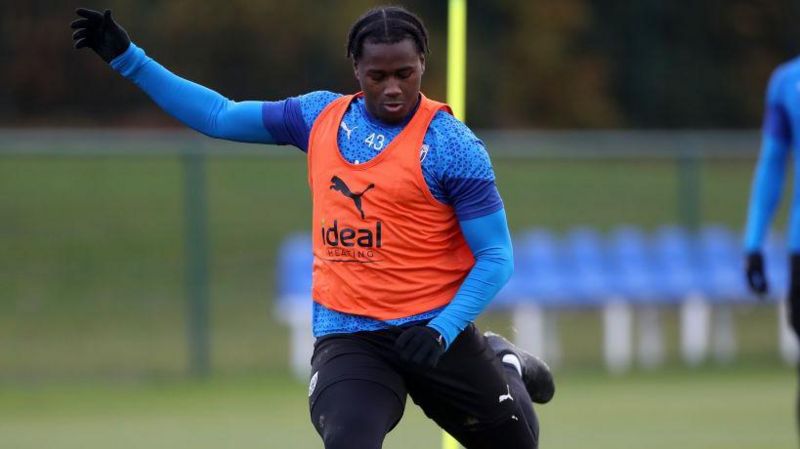 Reyes Cleary: West Bromwich Albion striker signs new deal - BBC Sport