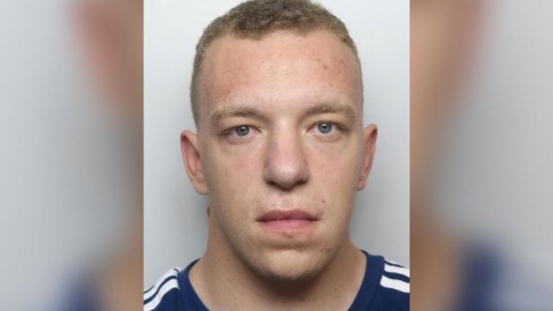Police Officer Thrown Onto Bonnet In Sheffield Hit And Run Bbc News
