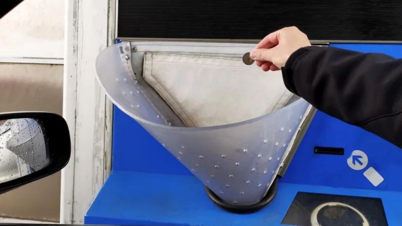 Ireland: Road tolls on M50 and Dublin Tunnel to rise - BBC News