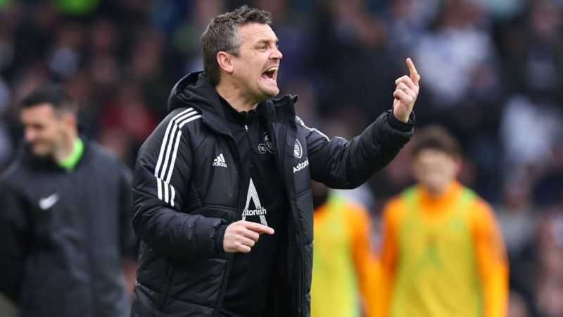 Leeds United: Everton fixture looks 'huge' - BBC Sport