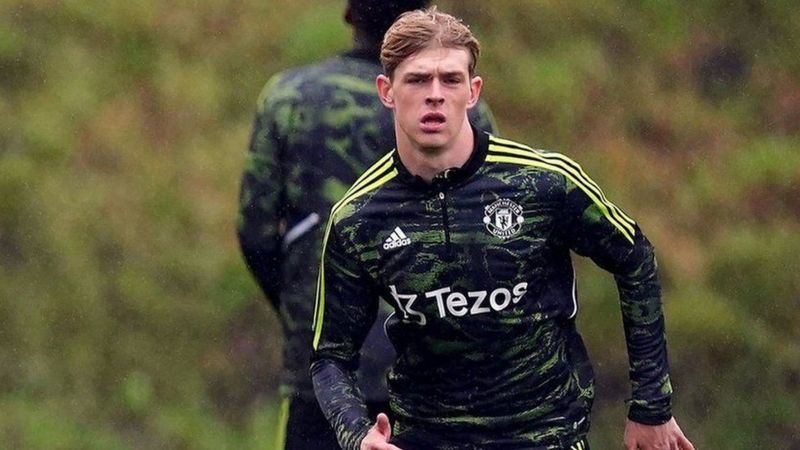 Man Utd footballer Brandon Williams denies dangerous driving - BBC News