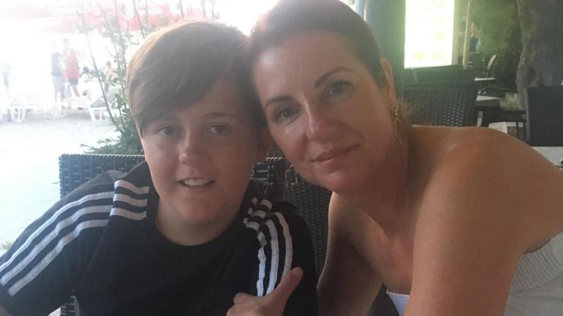 Olly Stephens: Memorial rugby match for murdered teen - BBC News