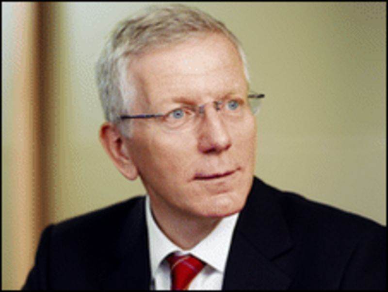 Man Group buys fellow hedge fund GLG Partners - BBC News