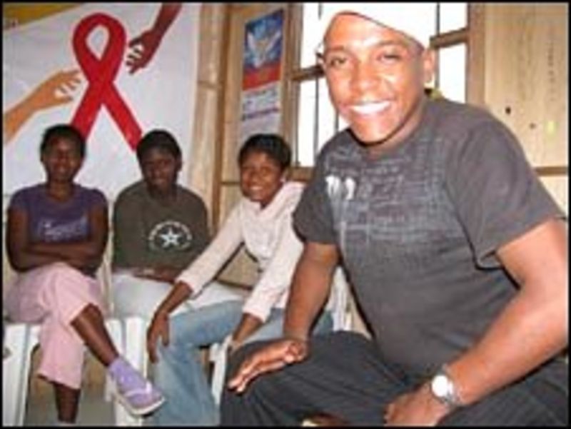 Peru's minorities battle racism - BBC News