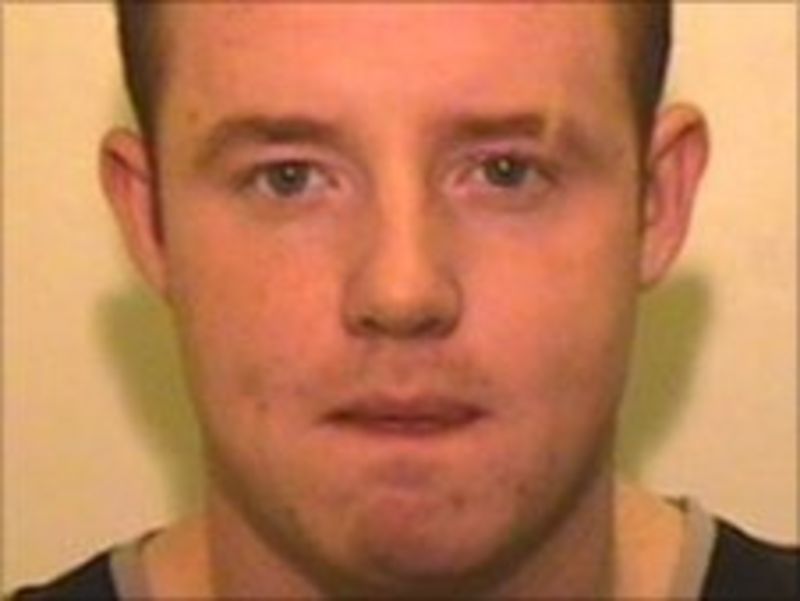 Escaped Manchester prisoner back behind bars - BBC News