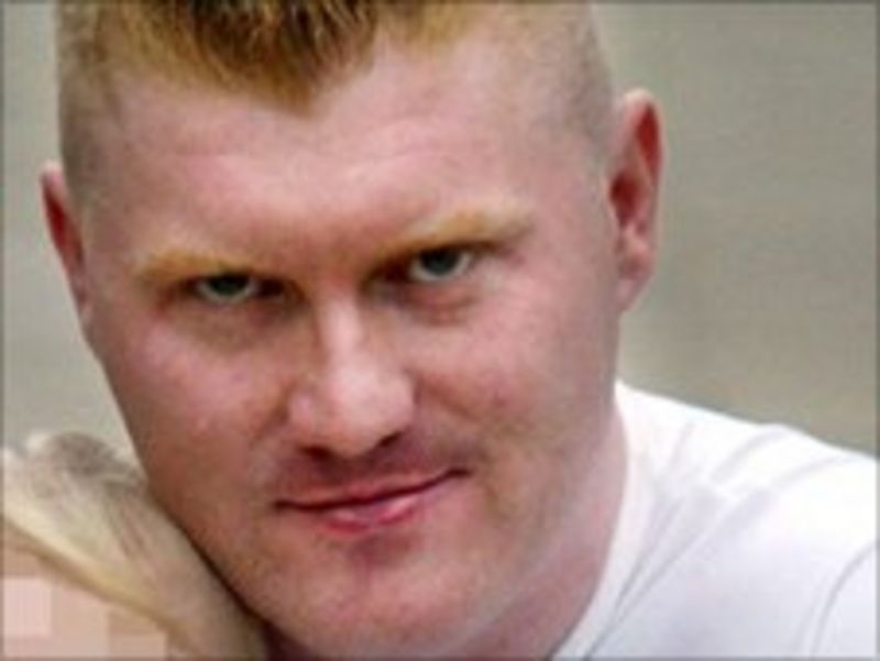 Raoul Moat search: PSNI send vehicles to Northumbria - BBC News