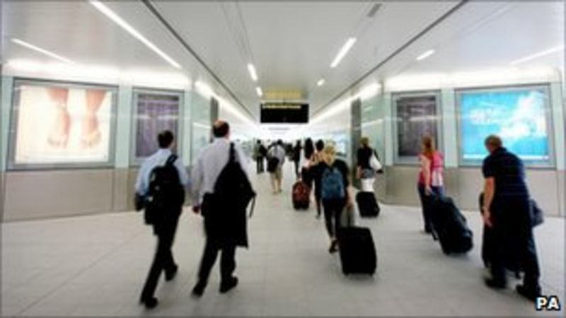 Gatwick Airport unveils £53m station revamp - BBC News
