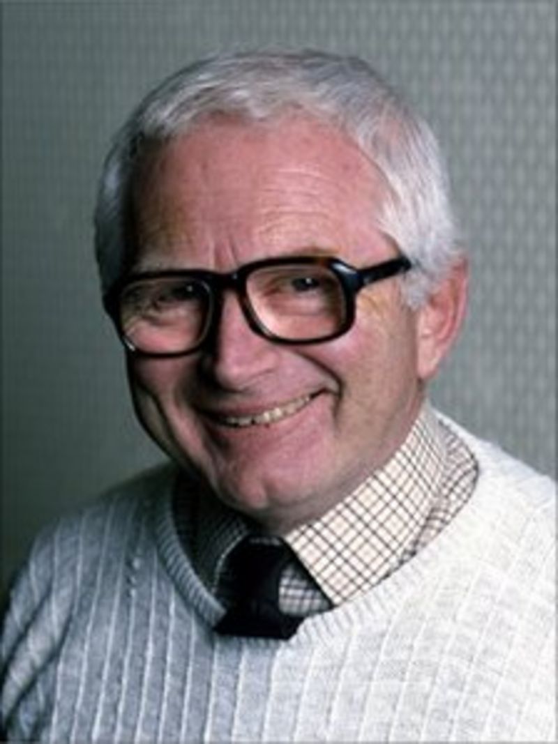 Obituary: David Croft - BBC News