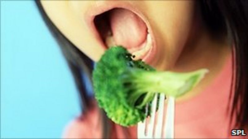 Broccoli 'boosts' healthy gut - BBC News