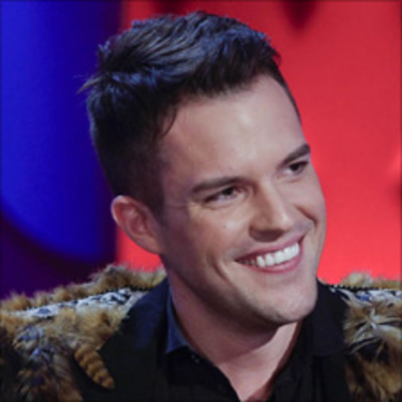 Killers frontman Brandon Flowers tops album chart - BBC News