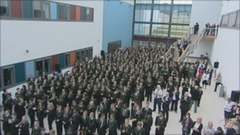 Olympic champion opens new school in Nottingham - BBC News